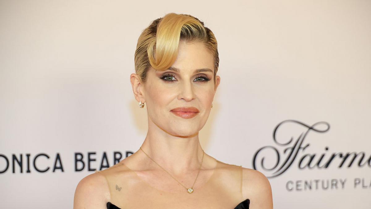 Kelly Osbourne se harta de quienes opinan sobre su cuerpo y tira de una ...