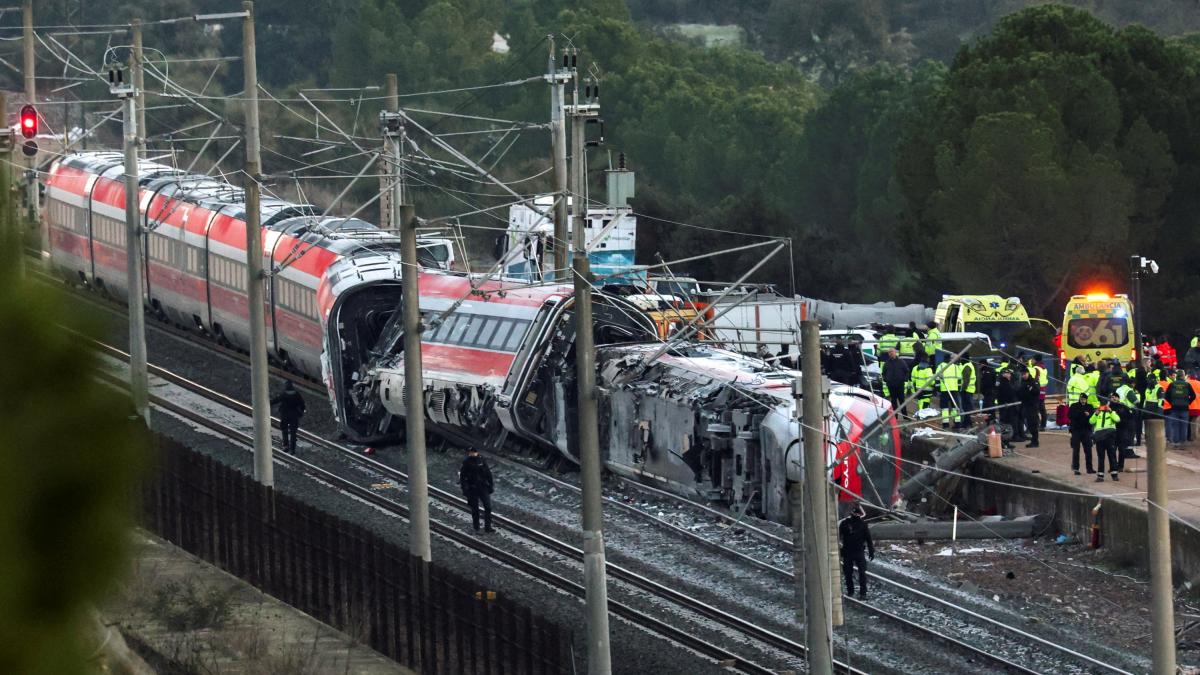 La llamada entre Atocha y el Alvia tras el accidente: 'Tengo sangre en ...