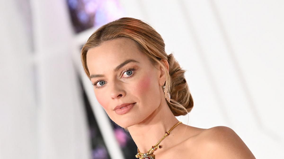Margot Robbie recupera el histórico collar Taj Mahal de Elizabeth ...