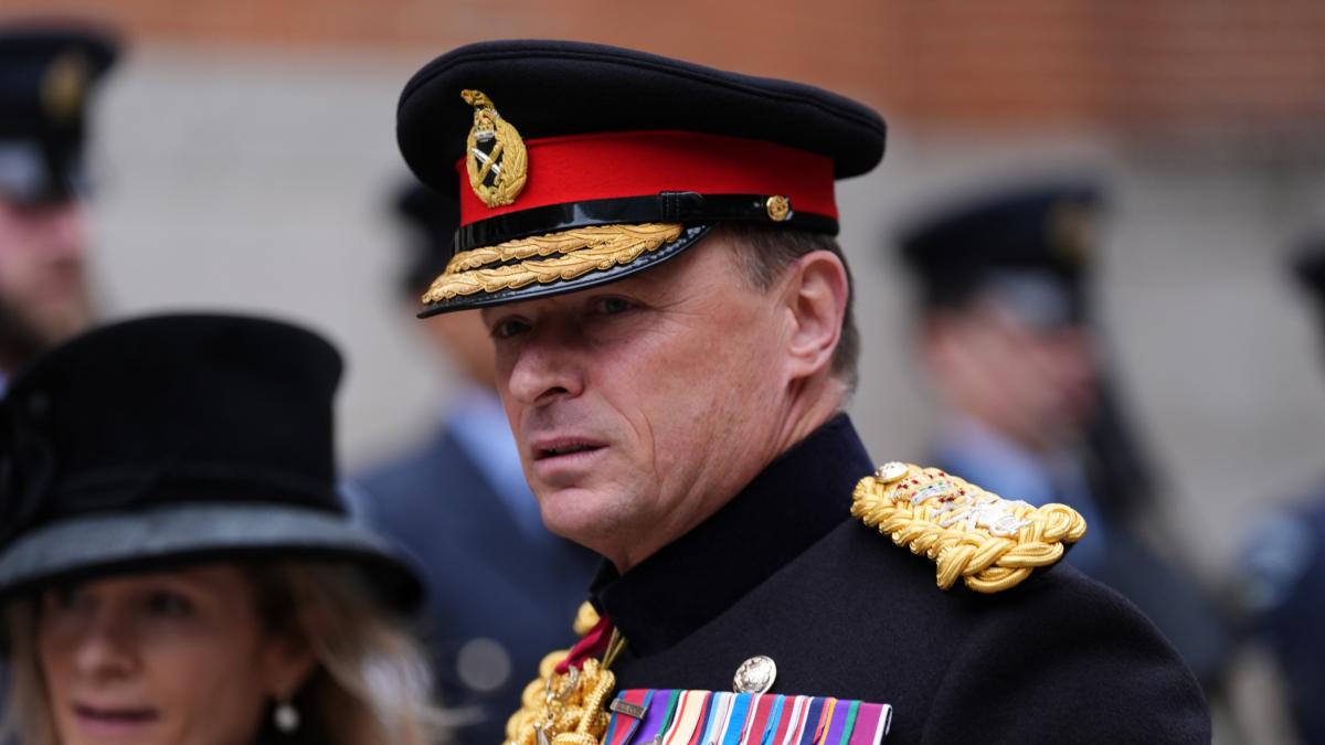 Roland Walker, jefe del ejército británico, subraya que los ucranianos ...