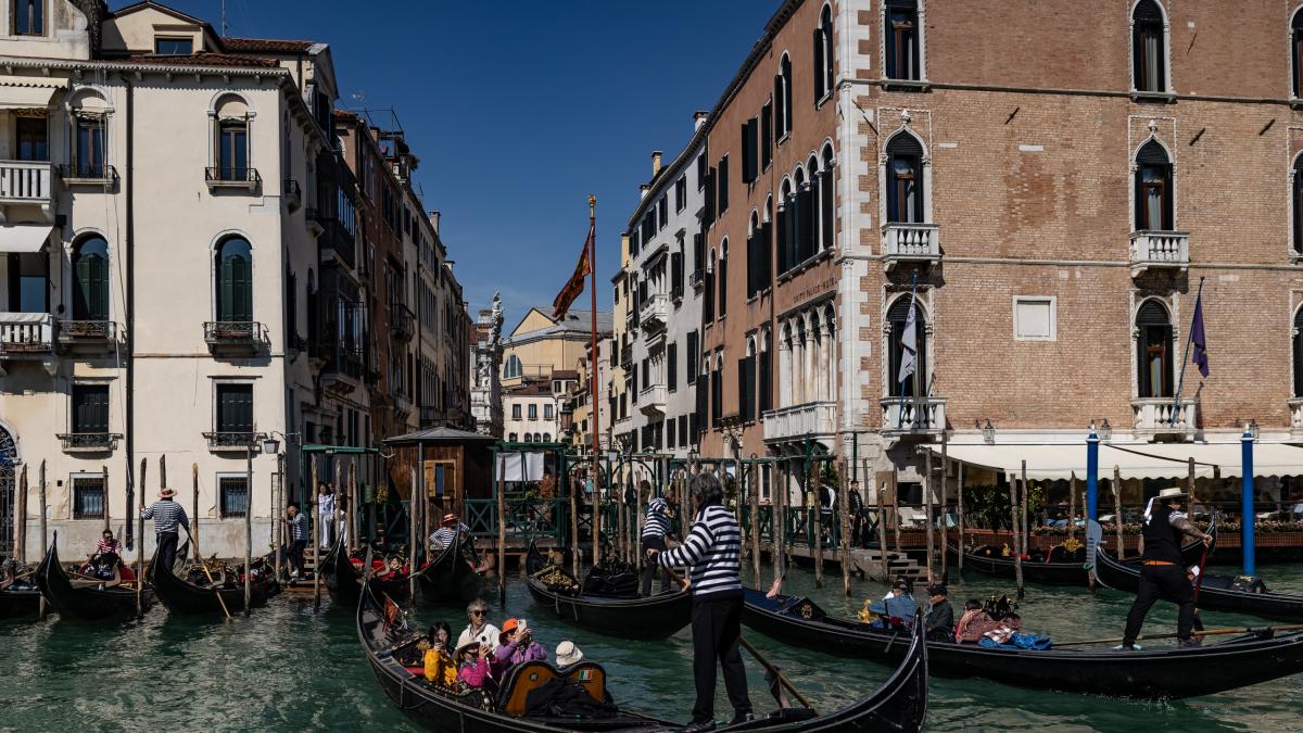 Venecia deja de probar y endurece su peaje turístico: más días, precio ...