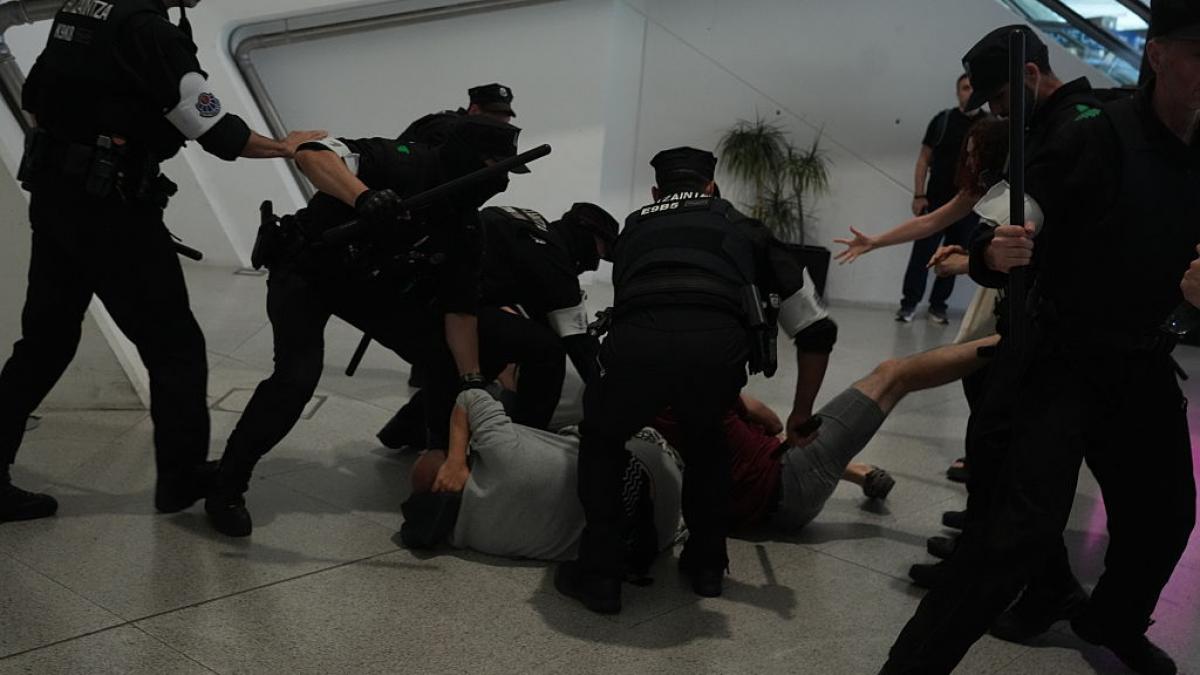 El Gobierno vasco 'lamenta' lo ocurrido en Bilbao con los activistas de ...