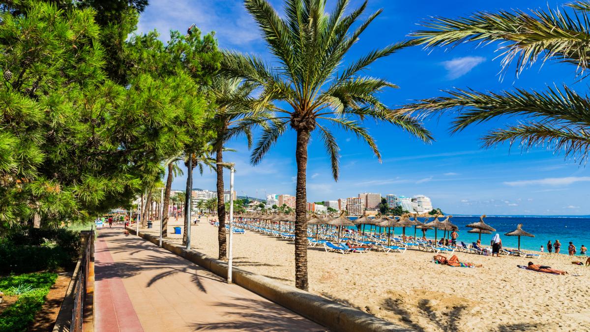 Magaluf estrena paseo marítimo y prepara una inauguración con drones ...