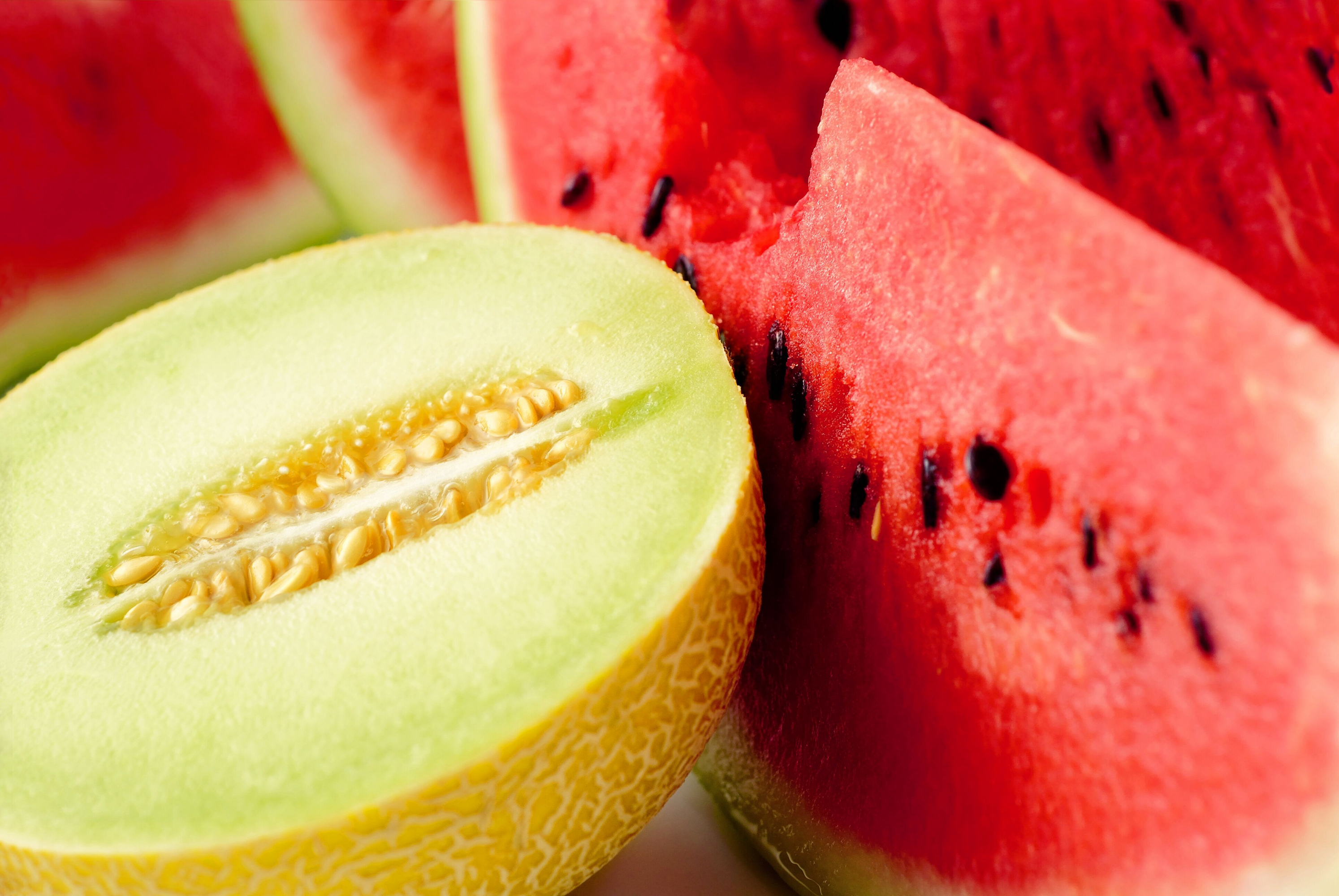 Alertan del peligro de comprar sandías y melones ya cortados