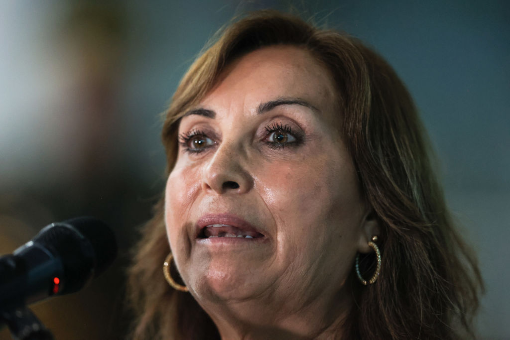 El Congreso de Perú destituye de manera exprés a la presidenta Dina ...