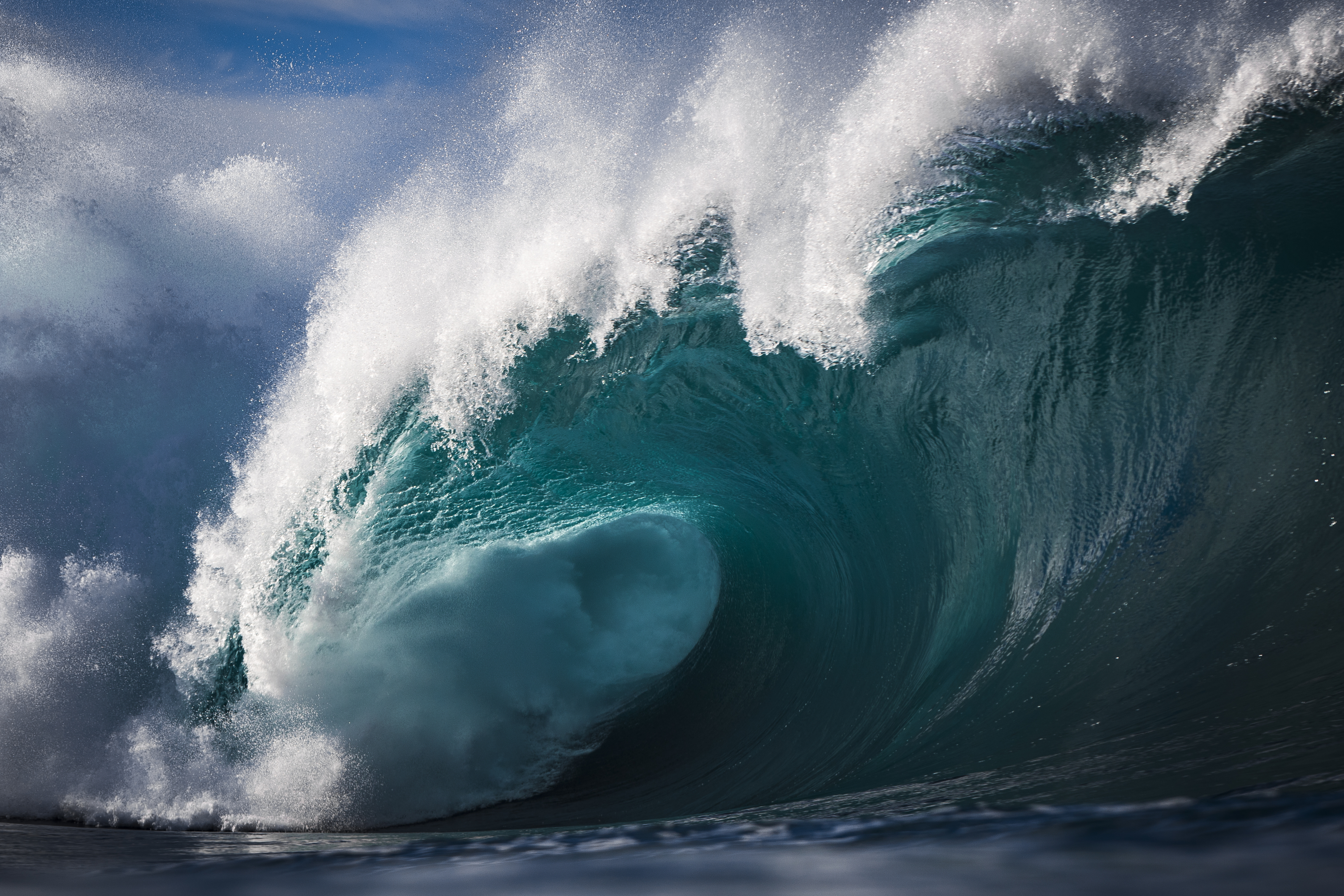 Cómo se crean las olas del mar