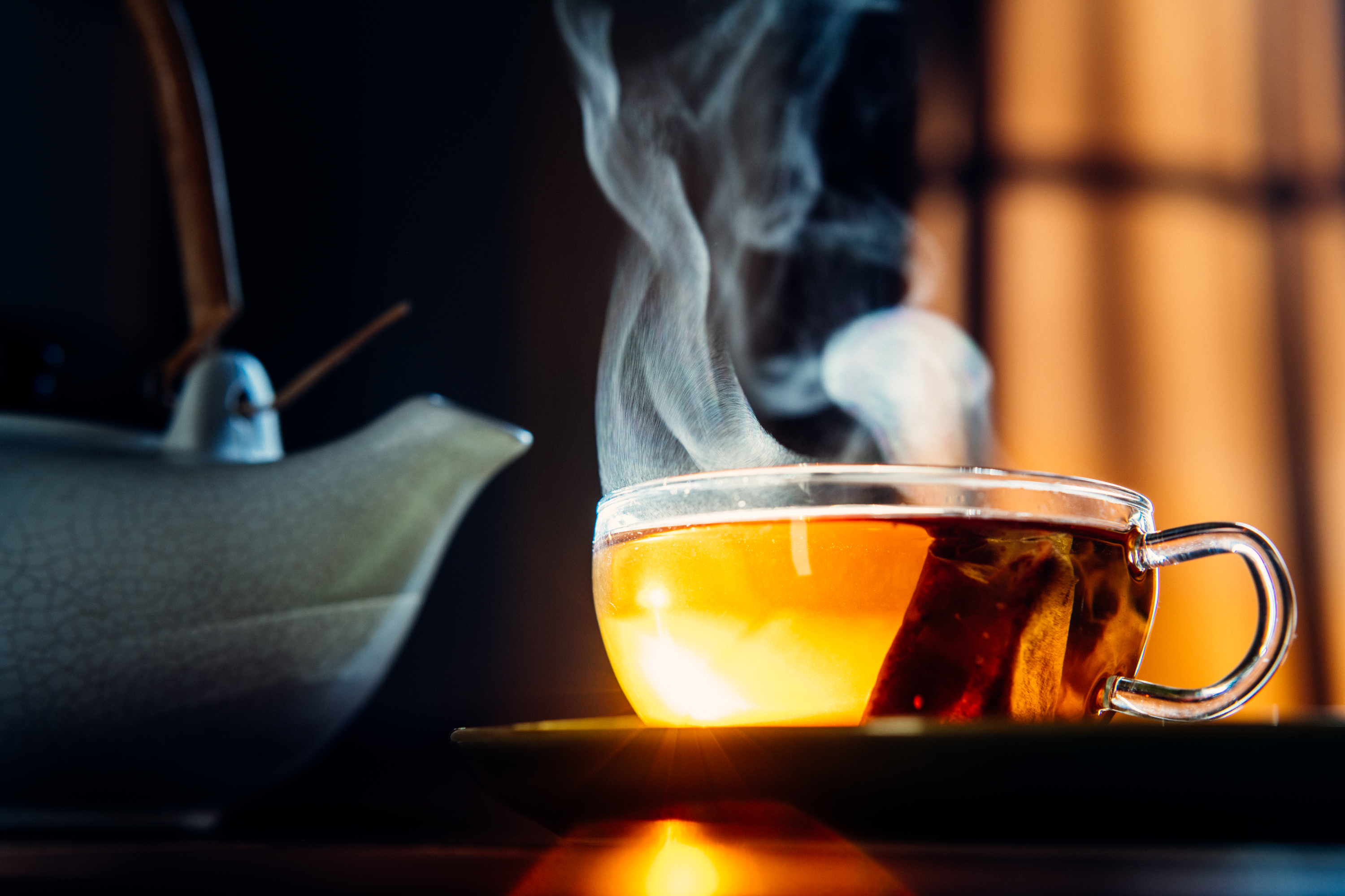 Despejan la duda sobre si beber café o té cuenta como beber agua