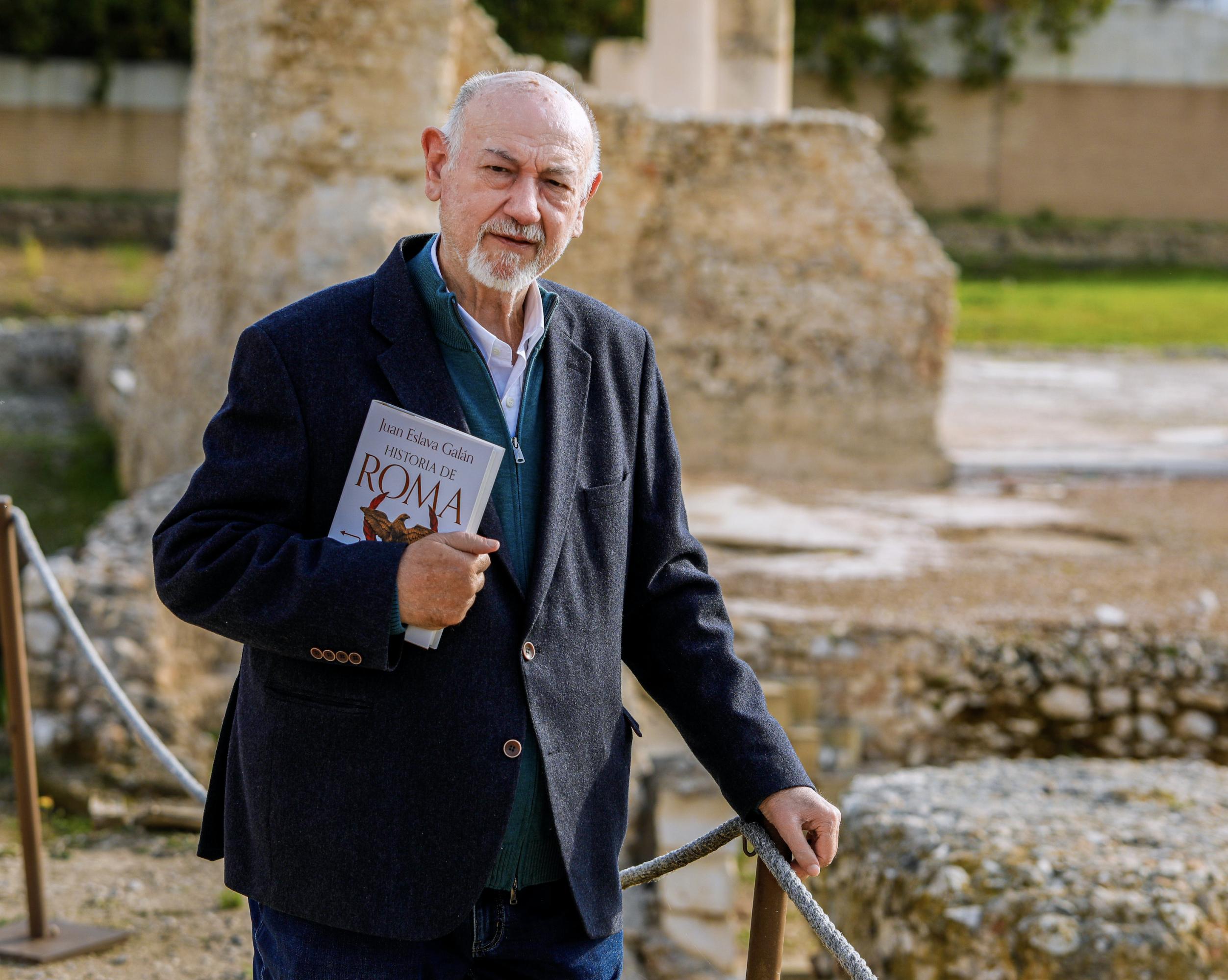 Muy pocos han sido tan claros como el escritor Juan Eslava Galán al ...