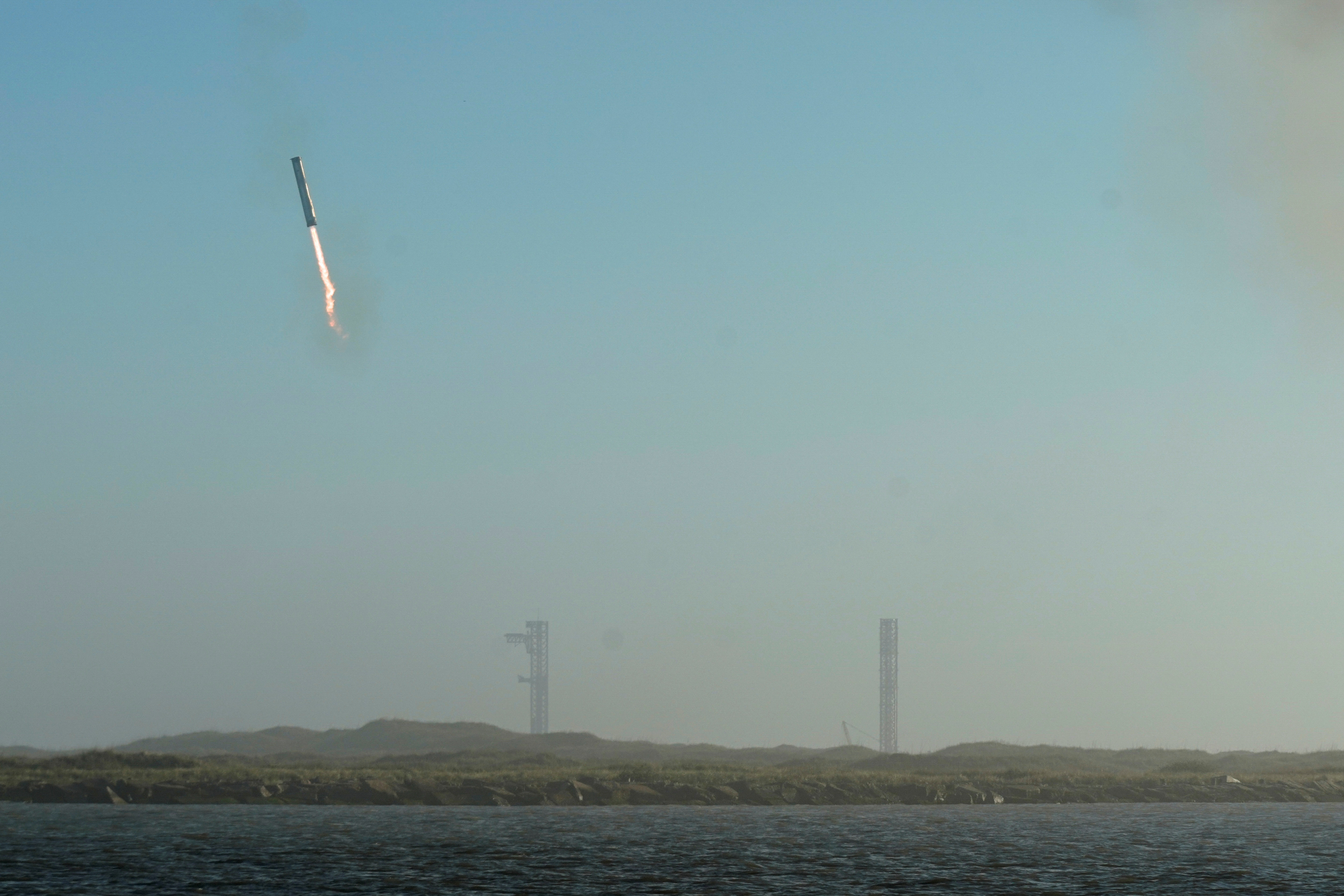 El Starship de Elon Musk, el cohete más grande del mundo, explota sobre ...