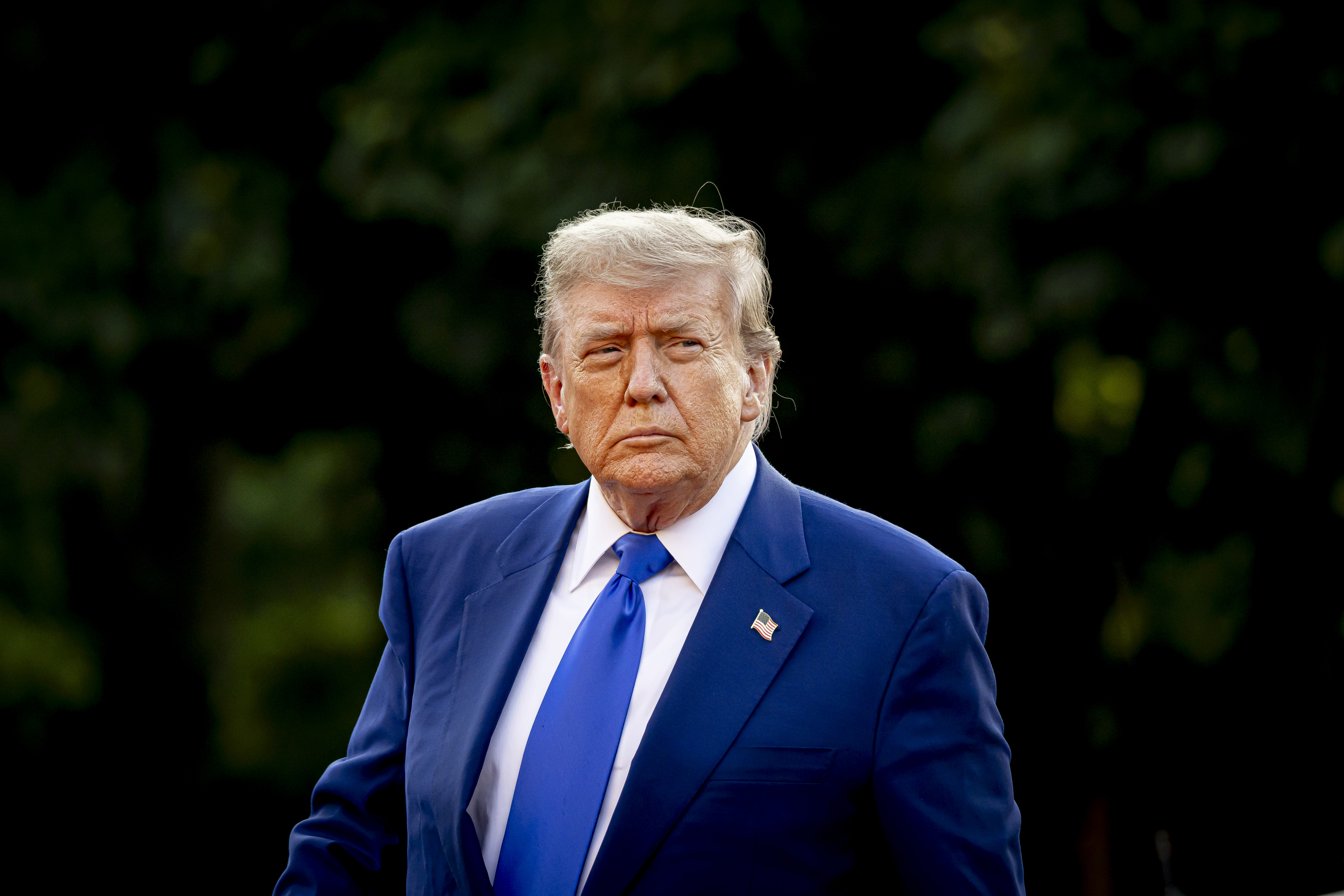 Trump dice ahora que enviará más armas a Ucrania para 'defenderse ...