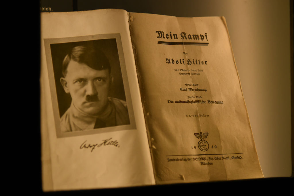 100 años del libro que todos subestimaron: el 'Mein Kampf', de Adolf Hitler