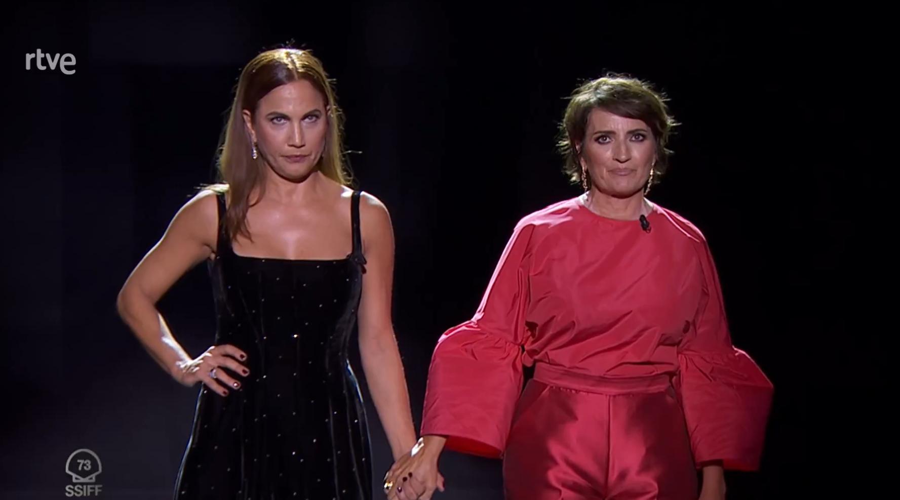 Silvia Abril y Toni Acosta provocan una ovación inmediata en el ...