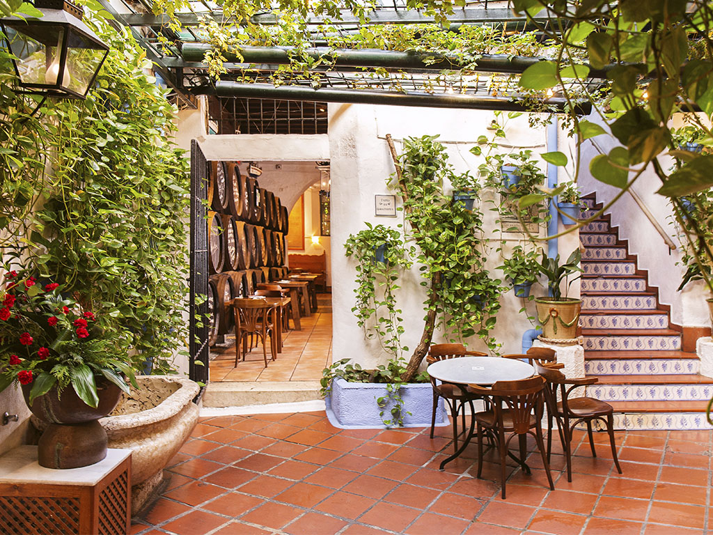 Este es el restaurante más bonito de España y la peculiar historia de ...