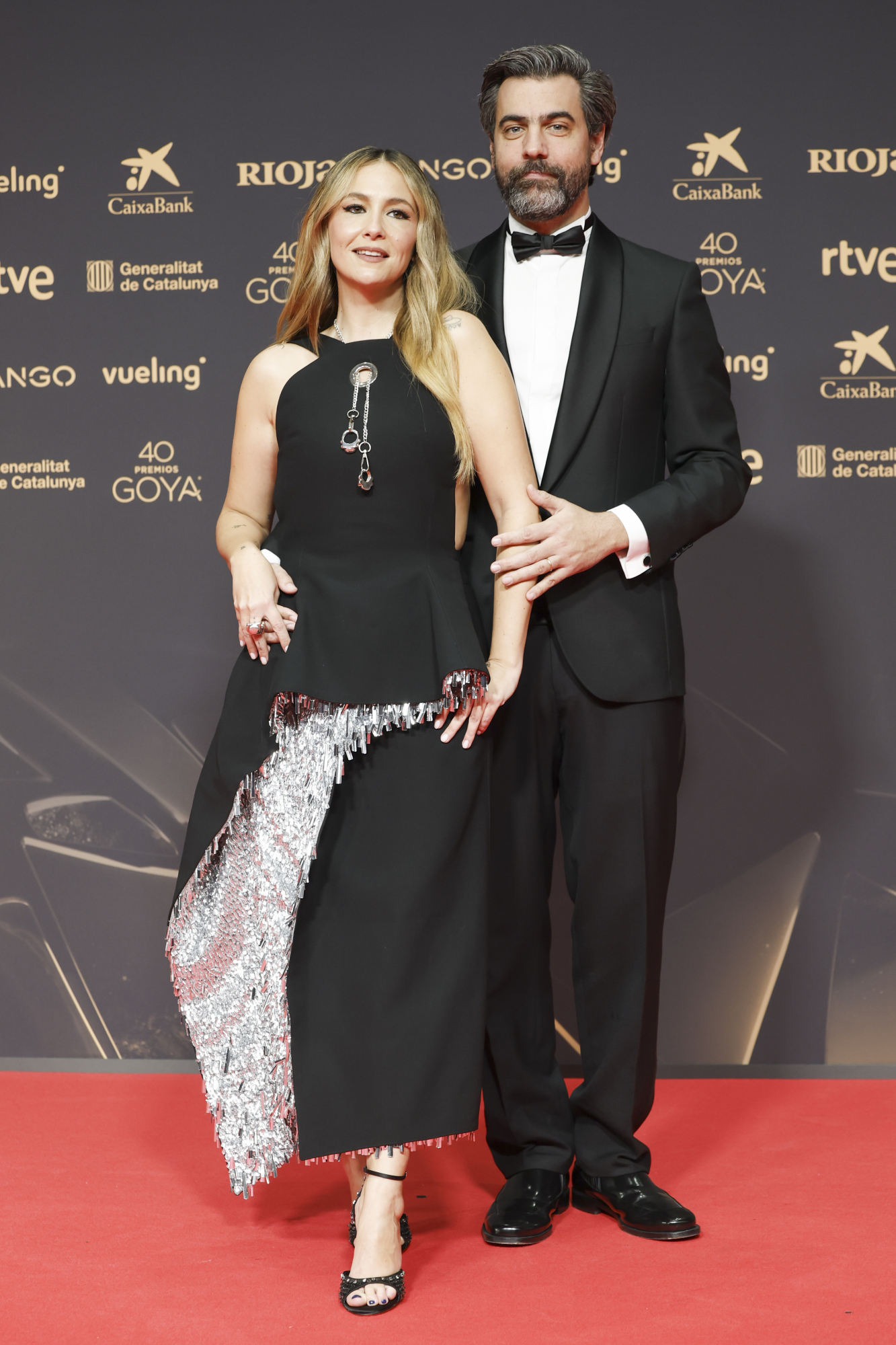 Varias parejas, dos cuñados y las palabras de amor de Mario Casas a 'la ...