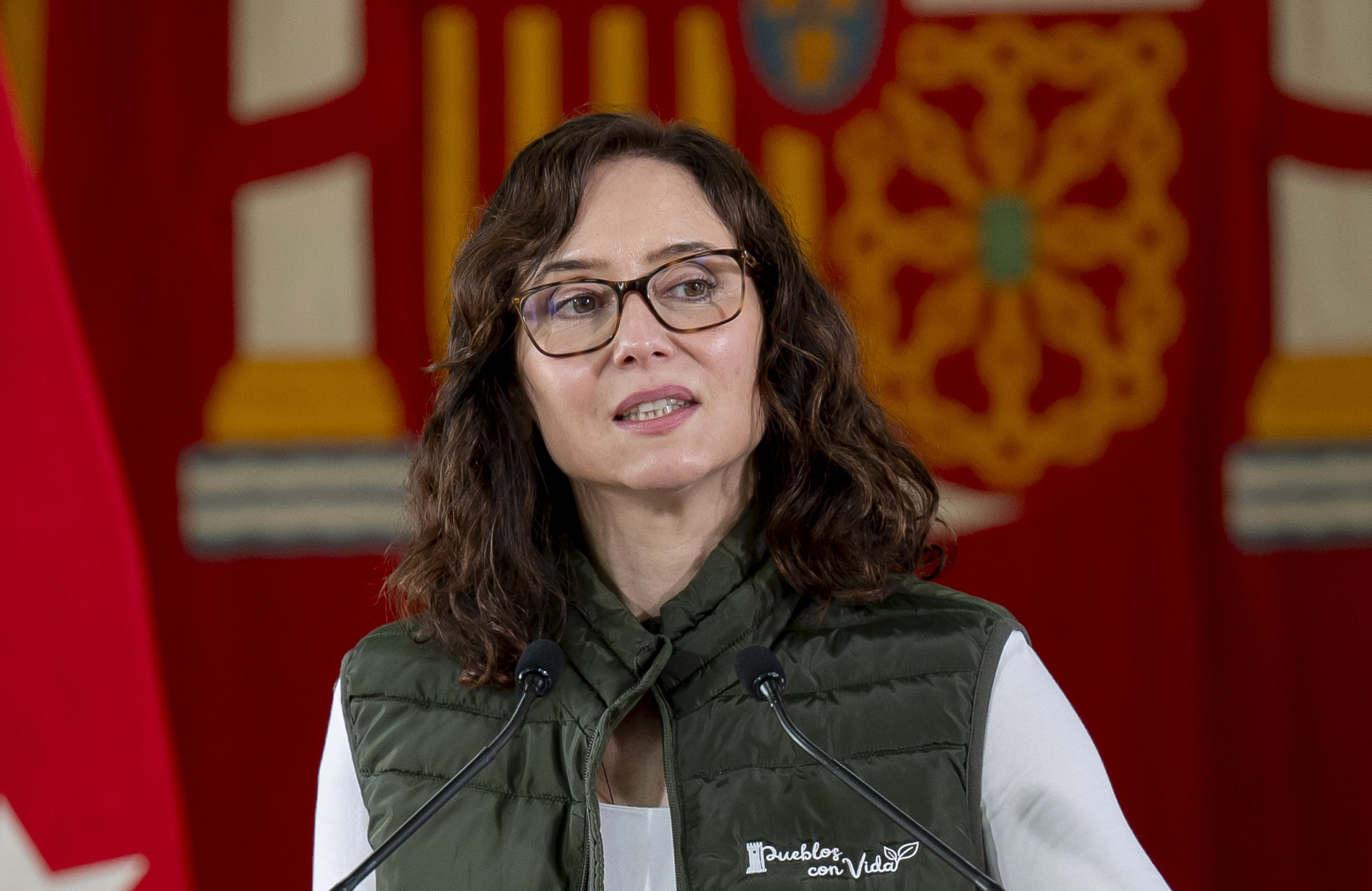 Ayuso ensalza a Hernán Cortés en México y un historiador le da la ...