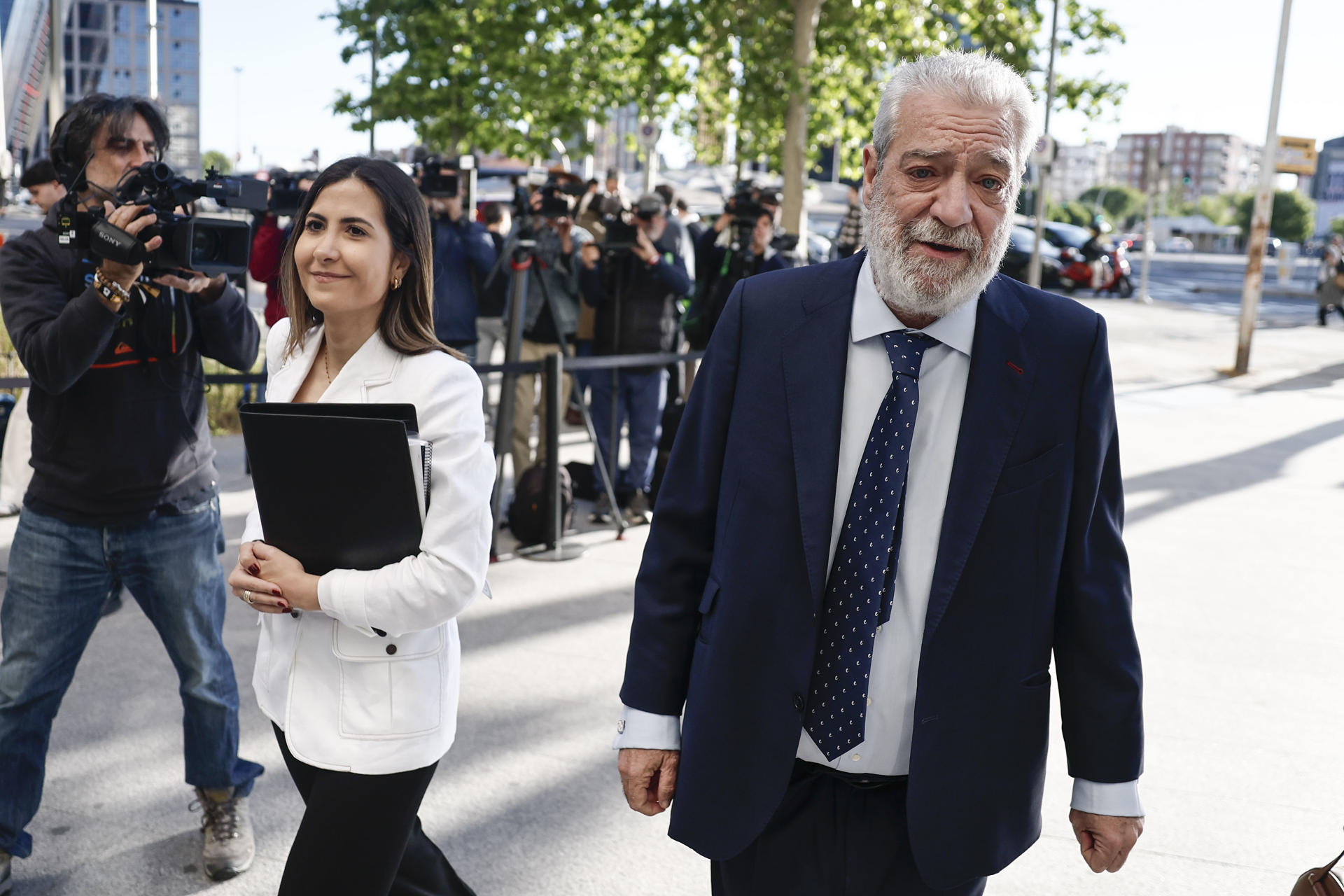 Miguel Ángel Rodríguez dice que fue un 'vecino enfadado' quien le pasó ...